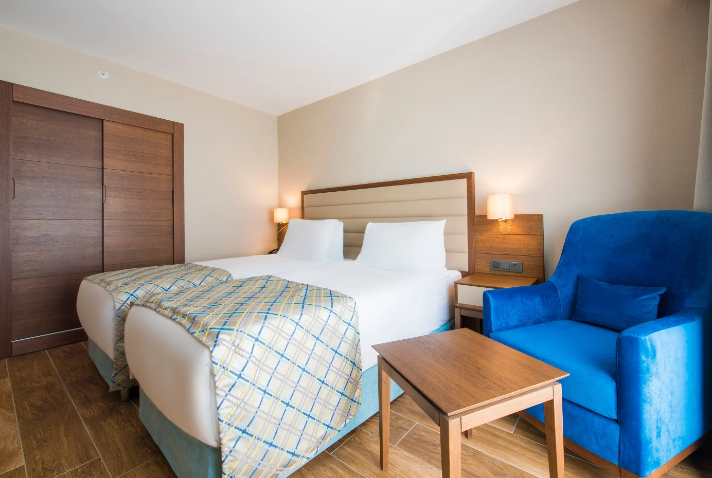 Ramada Plaza Antalya nuo 860 € - Kelionė į Antaliją